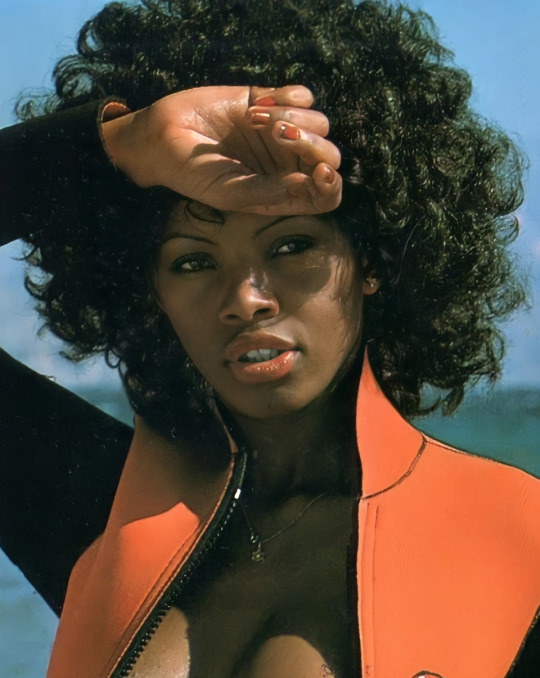 Feliz aniversario Camella Thomas